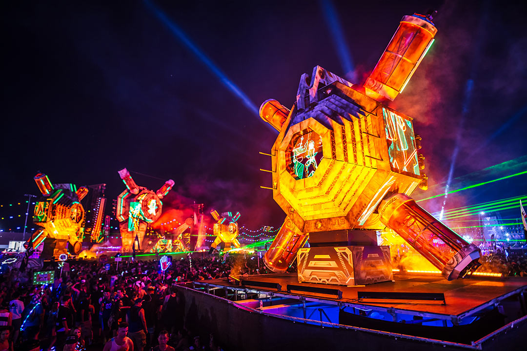 A Stroll Through EDC 2018 [Playlist]
