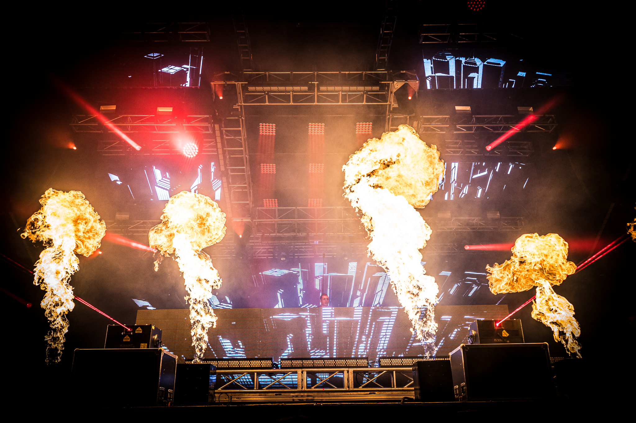 15 Unforgettable Moments of Goldrush Caught on Camera