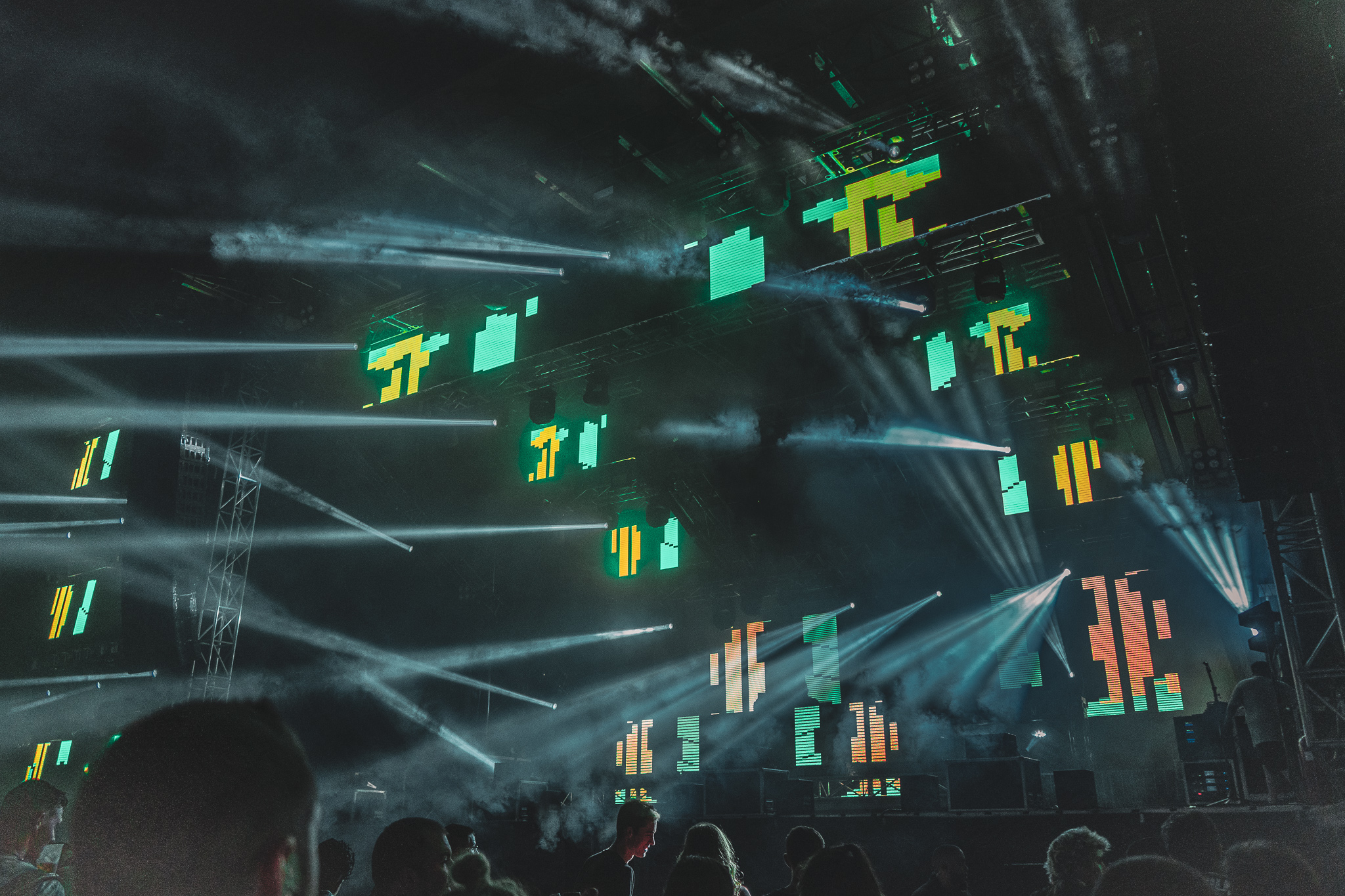 15 Unforgettable Moments of Goldrush Caught on Camera