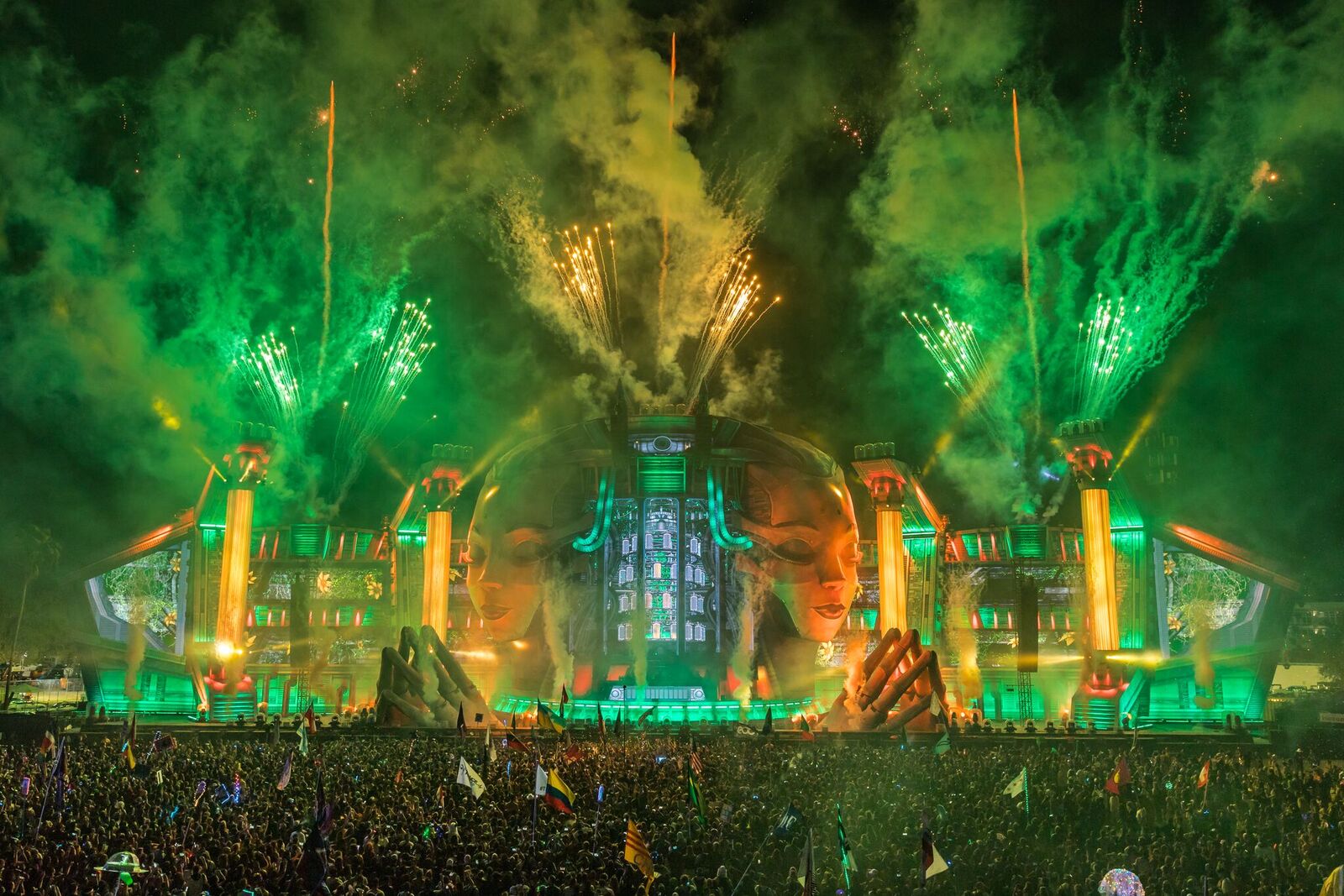 Beautiful Sets, Best Photos and Record Numbers of EDC Orlando 2019