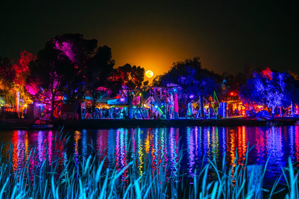 EDM: Where Taking Kandi From Strangers Is Perfectly Fine