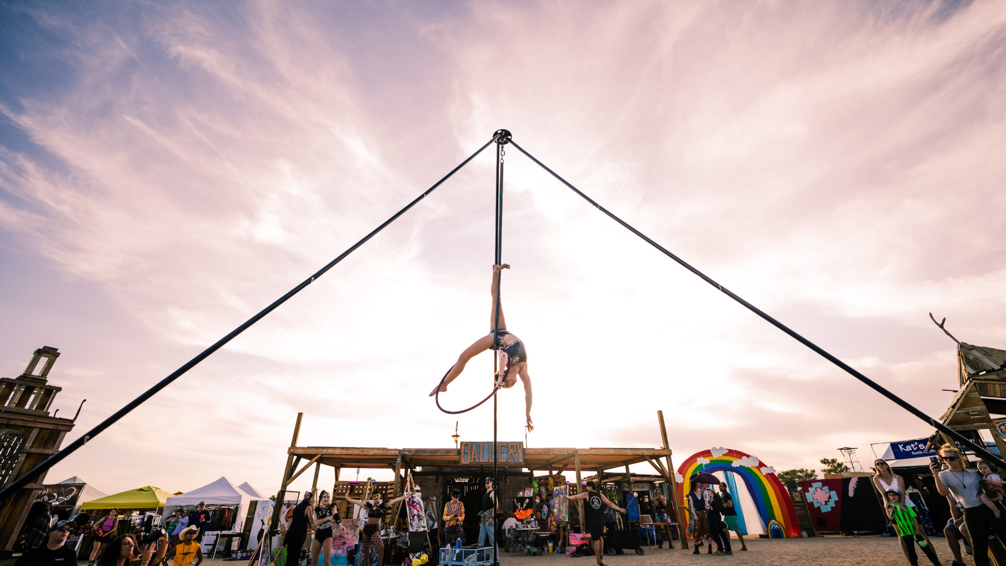 EDM: Where Taking Kandi From Strangers Is Perfectly Fine